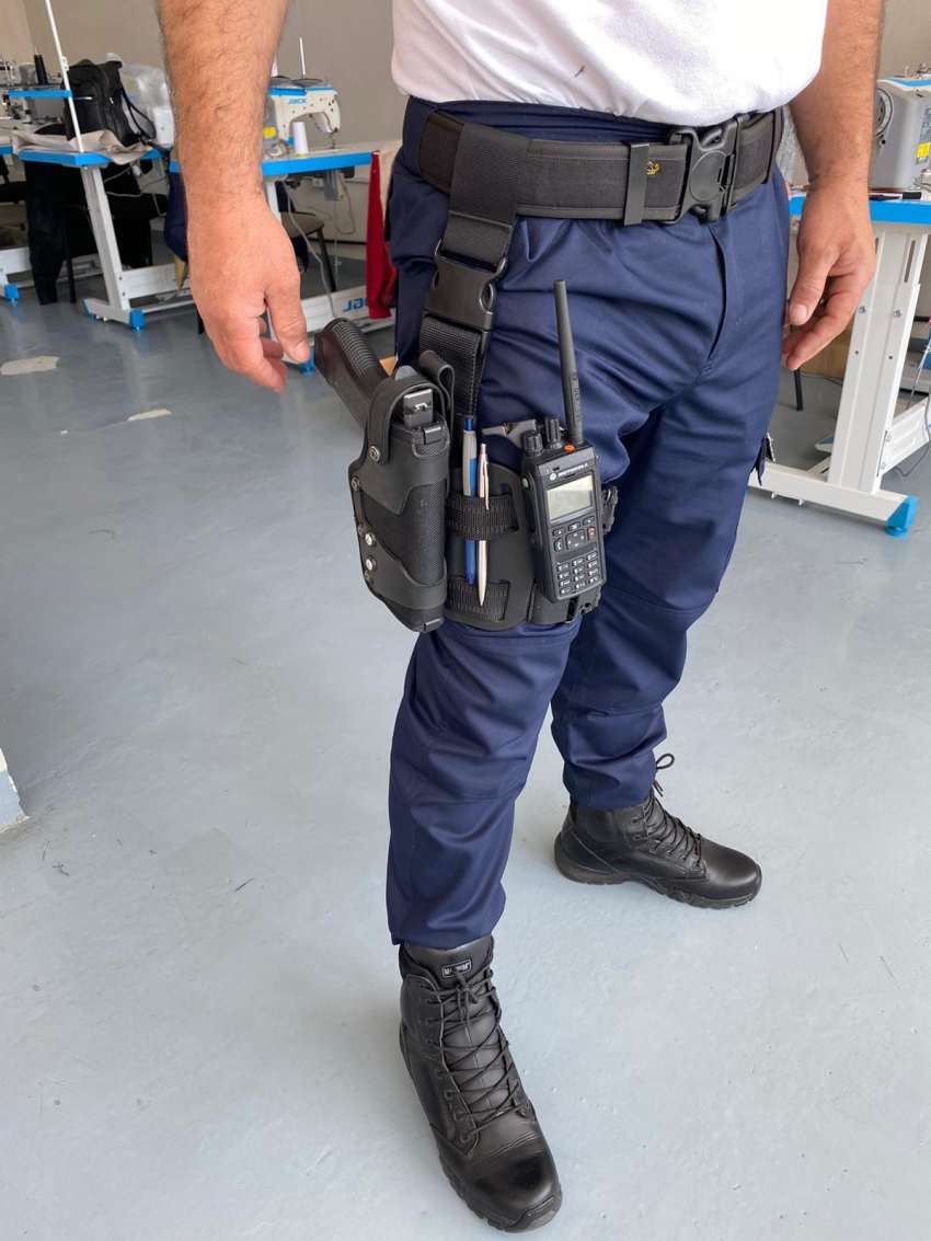 Cateva sectii de politie din Bucuresti au trecut la noua uniforma. Nu ...